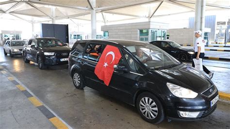 Gurbetçilerin Sınır Kapısında Hızlı Geçiş Mutluluğu