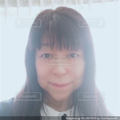 62歳の女性の前を向いた顔の写真・画像素材 6507814 Snapmart（スナップマート）