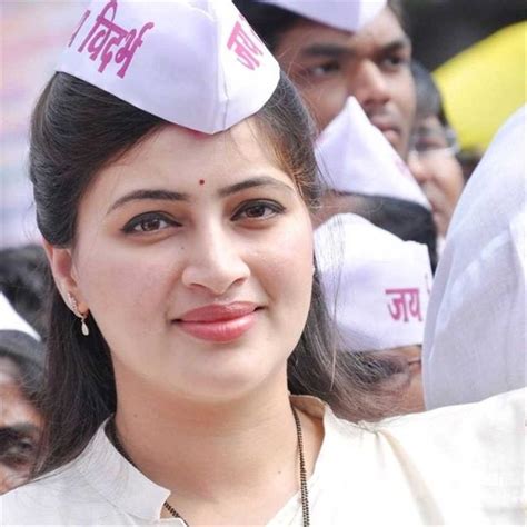 Maharashtra First Ever Mp Navneet Kaur Fined Rs 2 Lakh For Submitting