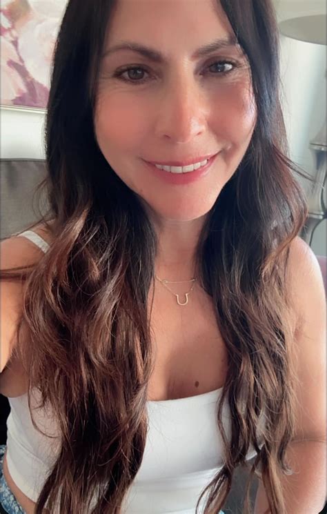 Visité Tu Perfil 9 Veces 1 Te Envió Una Solicitud De Amistad