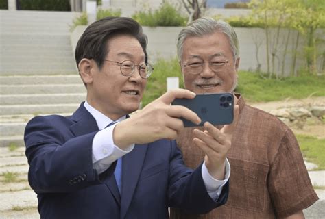 文在寅为诋毁韩在野党党首帖文“点赞”引争议，事后回应称“失误”李在明平山村媒体