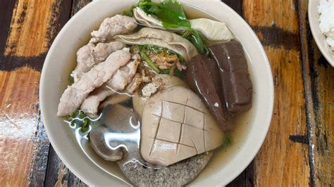 Spotlight On Delicious Food In Khlong Sam Apple Noodle Shop Offers
