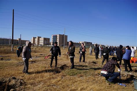 Монгол улсын Хөдөлмөрийн бааатар Ардын уран зохиолч Төрийн шагналт Яруу найрагч Дэндэвийн