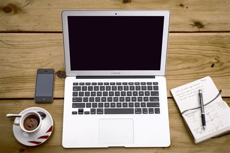 Imagem Gratuita Portátil Papel Negócio Computador Notebook Teclado Gabinete