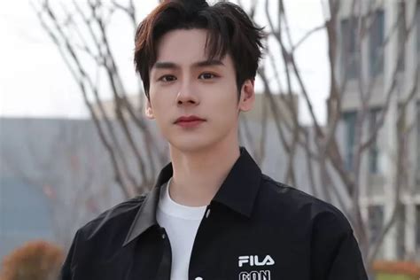 25 Drama China Yang Dibintangi Wei Zhe Ming Alias Miles Wei Terbaru Ada Fox Spirit Matchmaker
