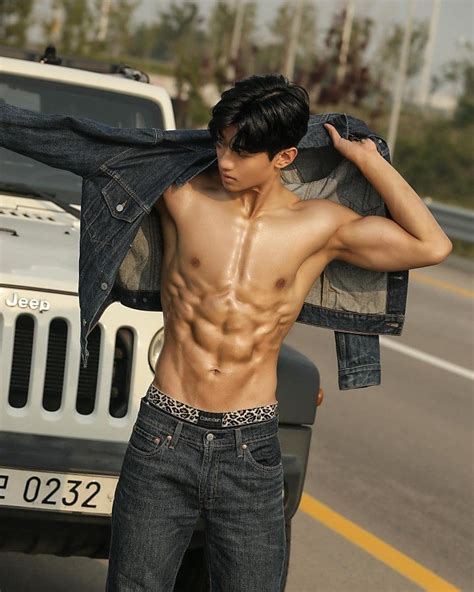 Asian Muscle Men Handsome Asian Men Hot Korean Guys Korean Men