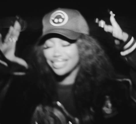 Lirik Lagu Sza Low
