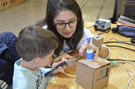 Taller de Introducción a la Robótica con Python y Arduino Makermex