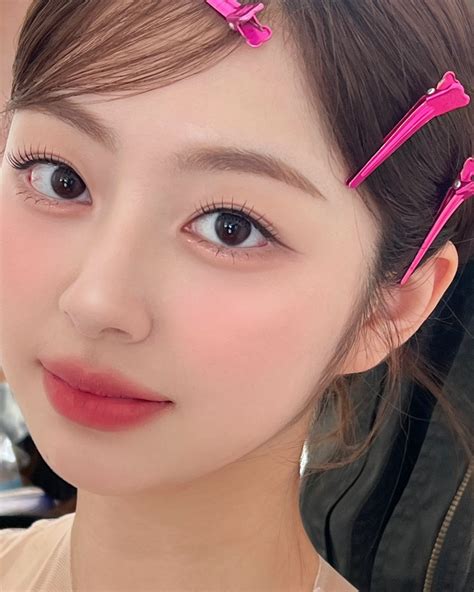 스타일플로어 설빈🎀 청담메이크업 핑크메이크업 쿨톤메이크업 프로필메이크업 웨딩메이크업 승무원메이크업 웨딩메이크업 💖⠀ ⠀ 깨끗하면서도 분위기는 가득🧡 은은한 윤광으로