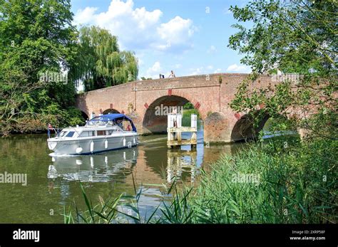 Sonning Bridge Over River Thames Sonning Berkshire England United