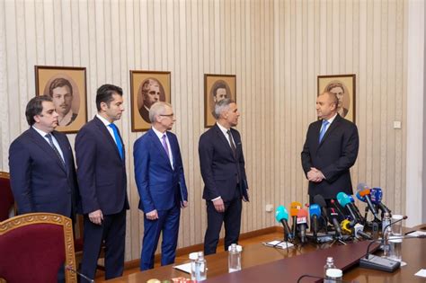 ОФИЦИАЛНО ПП връща мандата на Румен Радев в понеделник Информационна агенция ПИК