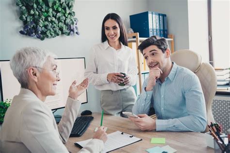 Photo Of Two Employees Mature Boss Woman Talk Corporate Office Team Meeting Professional
