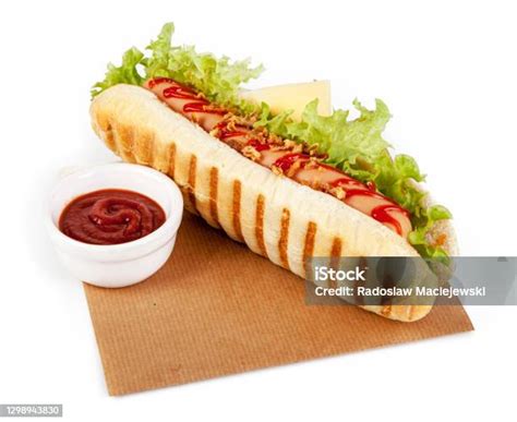 흰색 배경에 고립 된 핫도그 포트폴리오의 다른 각도에서 볼 수 있습니다 건강한 식생활에 대한 스톡 사진 및 기타 이미지