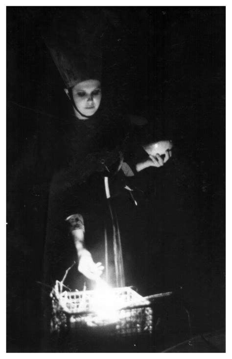 Venificus Ari Remix A Polyvocal Memory Of Australian Artist Run