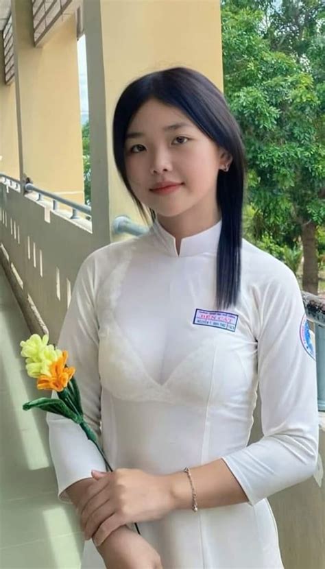 Pin By Ki M Th O D C Saphia On Cu C S Ng Ki M Ng I P In Ao Dai Beautiful Thai