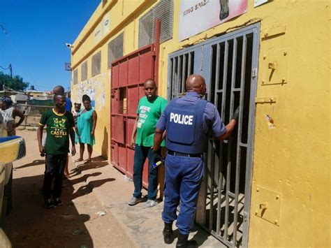 Covid 19 Police Shut Immigrant Owned Spaza Shops After Ministers