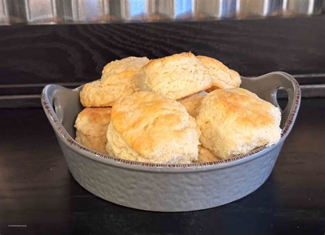Cracker Barrel Buttermilk Biscuits The Best Copycat Recipe Mamas Front Porch Swing