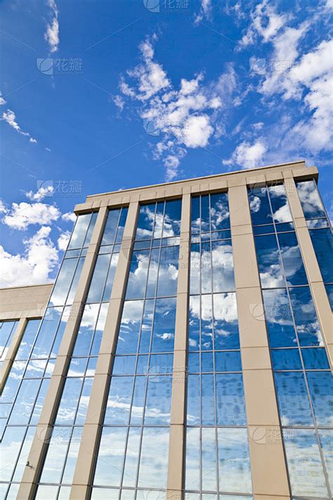 现代 建筑业 垂直画幅 未来 外立面 无人 巨大的 几何形状 户外 都市风景