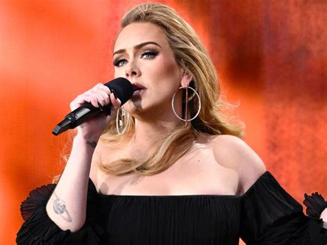 Adele Says She Developed Jock Itch From Sweating A Lot In Spanx Business Insider