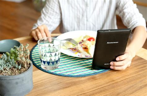 Lenovo Indonesia On Twitter Baca E Book Memang Paling Pas Di Layar Inci Kayak Di Lenovo