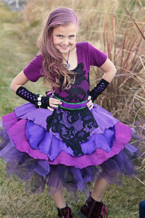 Disney Descendants 2 Costumes Mal And Evie Descendants Costumes Mal