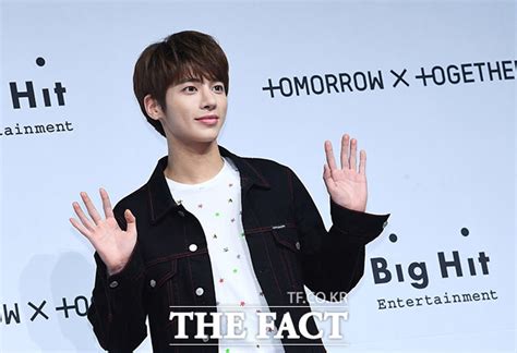 [tf포토] 투모로우바이투게더 소년미 넘치는 포토타임 포토 기사 더팩트