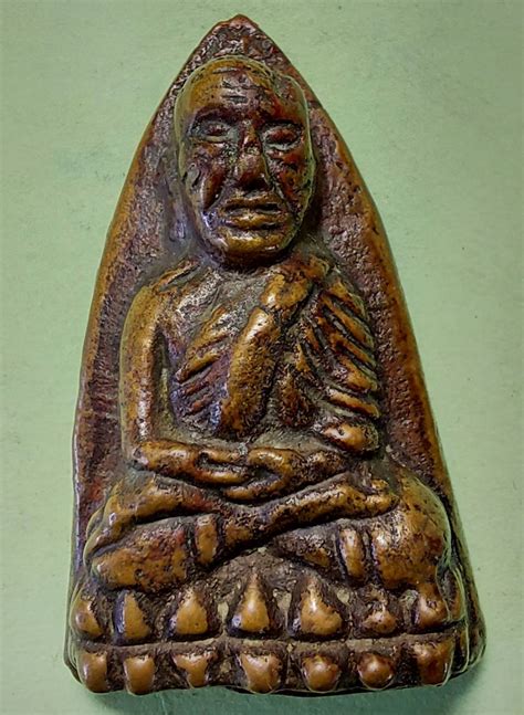 หลวงปู่ทวดหลังเตารีด พิมพ์ใหญ่ A นิยม เนื้อทองแดงเถื่อน [รหัส 144]