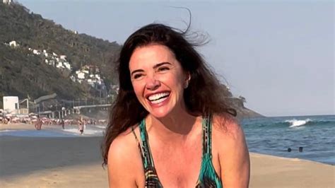 Aos 58 Anos Luma De Oliveira Surge Nua Na Banheira
