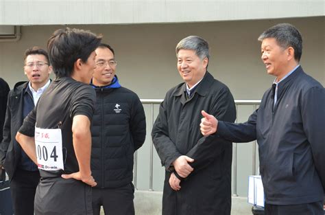 破纪录 勇夺金我校田径队在首都高等学校第14届秋季学生田径运动会中以绝佳成绩献礼校庆 中国地质大学北京