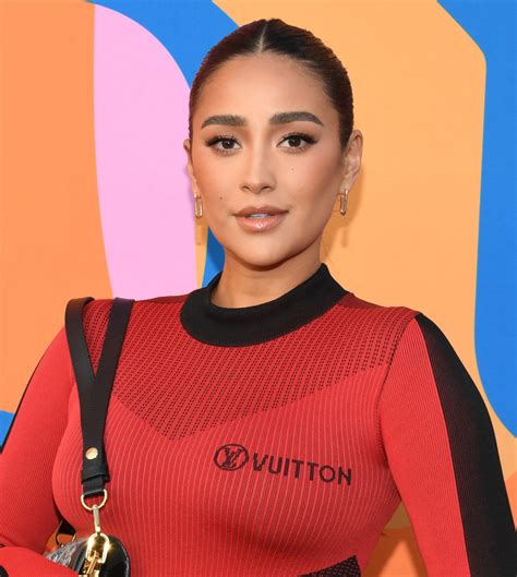 Shay Mitchell May Have Come Out As Bisexual Tiktok