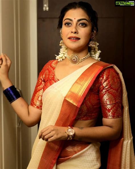 Actress Anusree Hd Instagram Photos And Wallpapers April 2023 Gethu