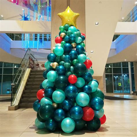 How To Make Small Balloon Christmas Tree At Julian Barns Blog