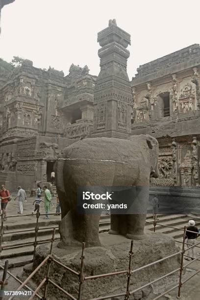 북부 법원의 독립 코끼리 조각 동굴 16 카일라스 사원 엘로라 아우랑가바드 마하라슈트라 인도 0명에 대한 스톡 사진 및 기타 이미지 Istock