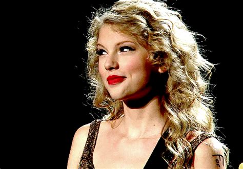 Rodrigos Olivia Taylor Swift Performing At The — Im A Mess But Im