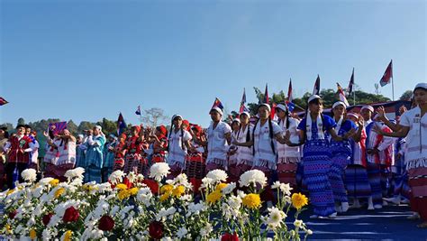 မြဝတီနှင့် လှိုင်းဘွဲတွင် ကျင်းပသည့် ကရင်အမျိုးသားနှစ်သစ်ကူးနေ့ ဓာတ်ပုံ