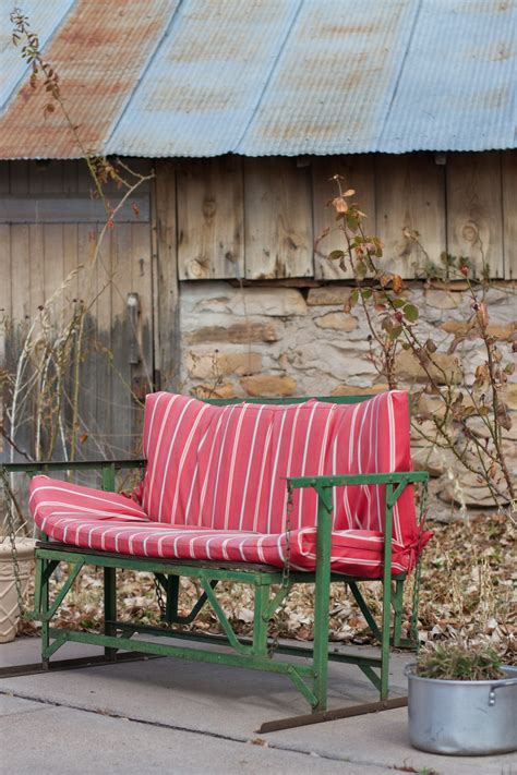 무료 이미지 표 목재 의자 외양간 흘리다 현관 시골집 색깔 뒤뜰 가구 인테리어 디자인 마당 랜달 하우스 옥외 구조물 3456x5184