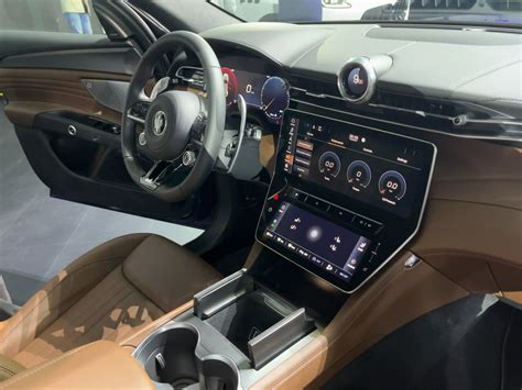 영상 세컨드카 필요 없는 마세라티 ‘그레칼레···공간감과 스포티함 모두 잡아 시사저널e 온라인 저널리즘의 미래