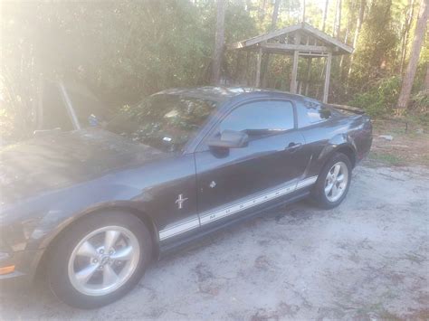 2005 Ford Mustang · Deluxe Coupe 2d Cars And Trucks Grant Florida