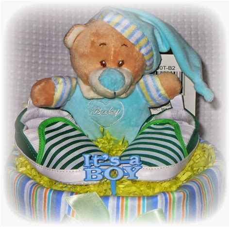 Торта от памперси и подаръци за бебе K Unique Торта от памперси за момче