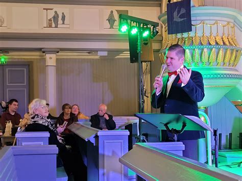 Leif Lindeman Toi Konsertissaan Joulun Pihtiputaalaisten Sydämiin