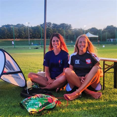 Introverts Vs Extroverts 16 Personality Types Introverted Ultimate