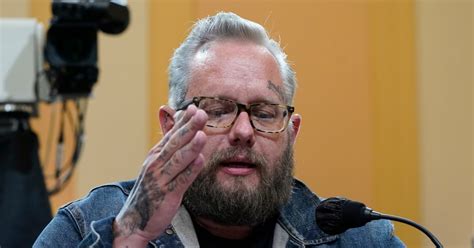 ຄະ ນະສືບສວນ ການກໍ່ຈາ ລ ະ ຈົນ ທີ່ ຫໍ ລັດ ຖະ ສະ ພາ ສ ຫລ ກ່າວ ຫາ ທ່ານ ທ ຣຳ ວ່າ ກະຕຸ້ນໃຫ້ ເກີດ ເຫດ