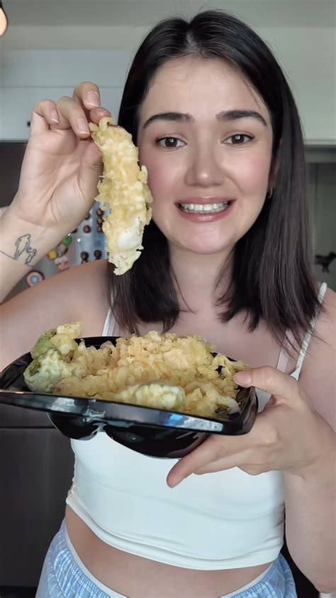 Kübra Ayça Öğle Yemeği Için Karides Tempura Sipariş Verdim Paket Içerisinde 5 Tane Vardı