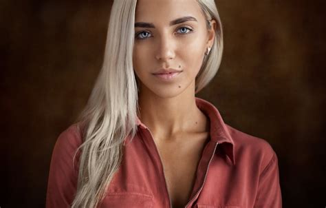 Актрисы с родинкой над губой 66 фото