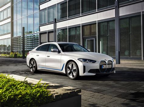 Bmw I4 Edrive35 Neuer Elektro Einstieg Mit 286 Ps And 400 Nm