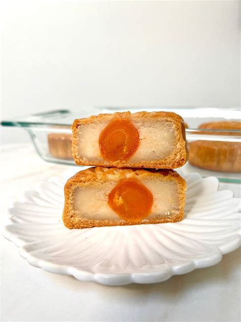 Traditional Mooncakes With Lotus Seed Paste And Salted Egg Yolks 🥮