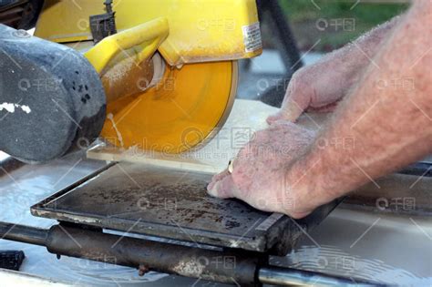 安全高清图片 黄色圆锯切割石材 黄色圆锯切割石材图片免费下载 5106423261 千图网pro