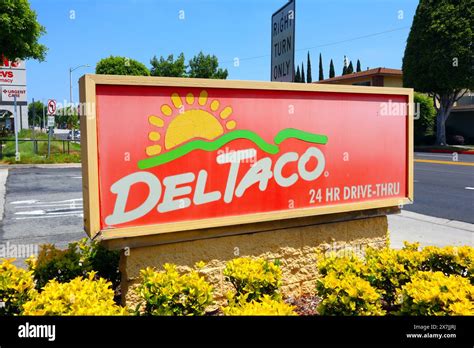 Del Taco Restaurant American Fast Food Restaurant Chain That