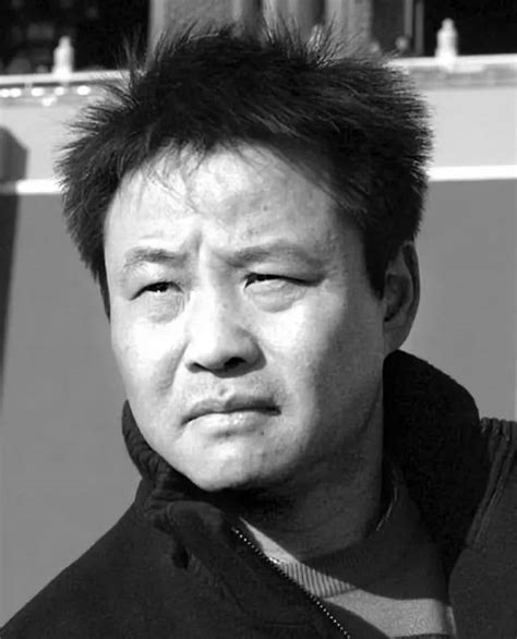 陈虹余华余华余华年轻大山谷图库