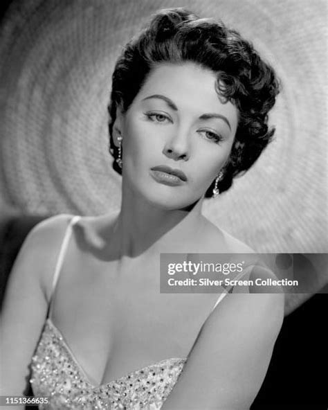 Yvonne De Carlo Photos And Premium High Res Pictures Getty Images